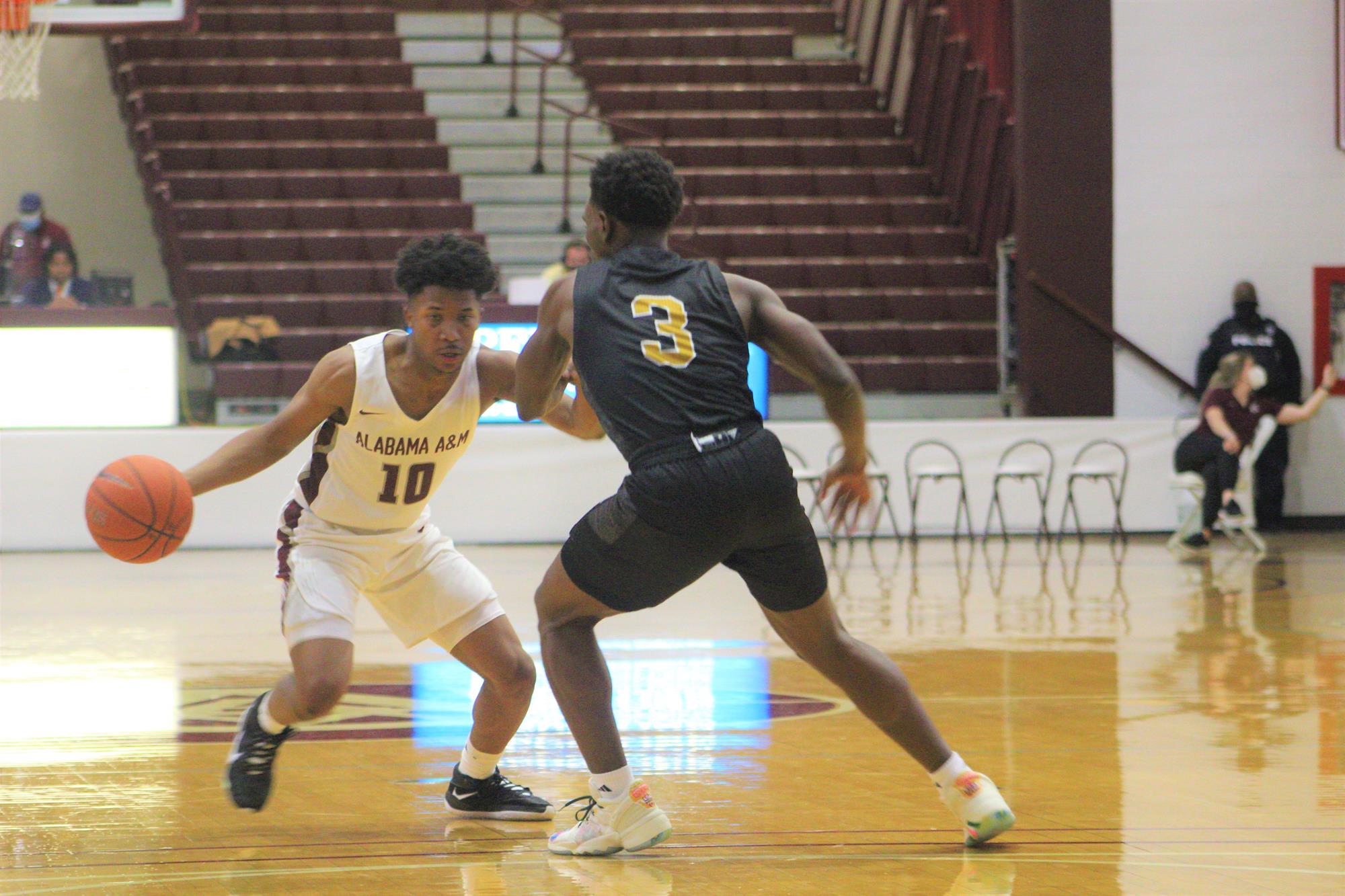 Four Bulldogs Score in Double Figures as Alabama A&M Holds Off Rival ...