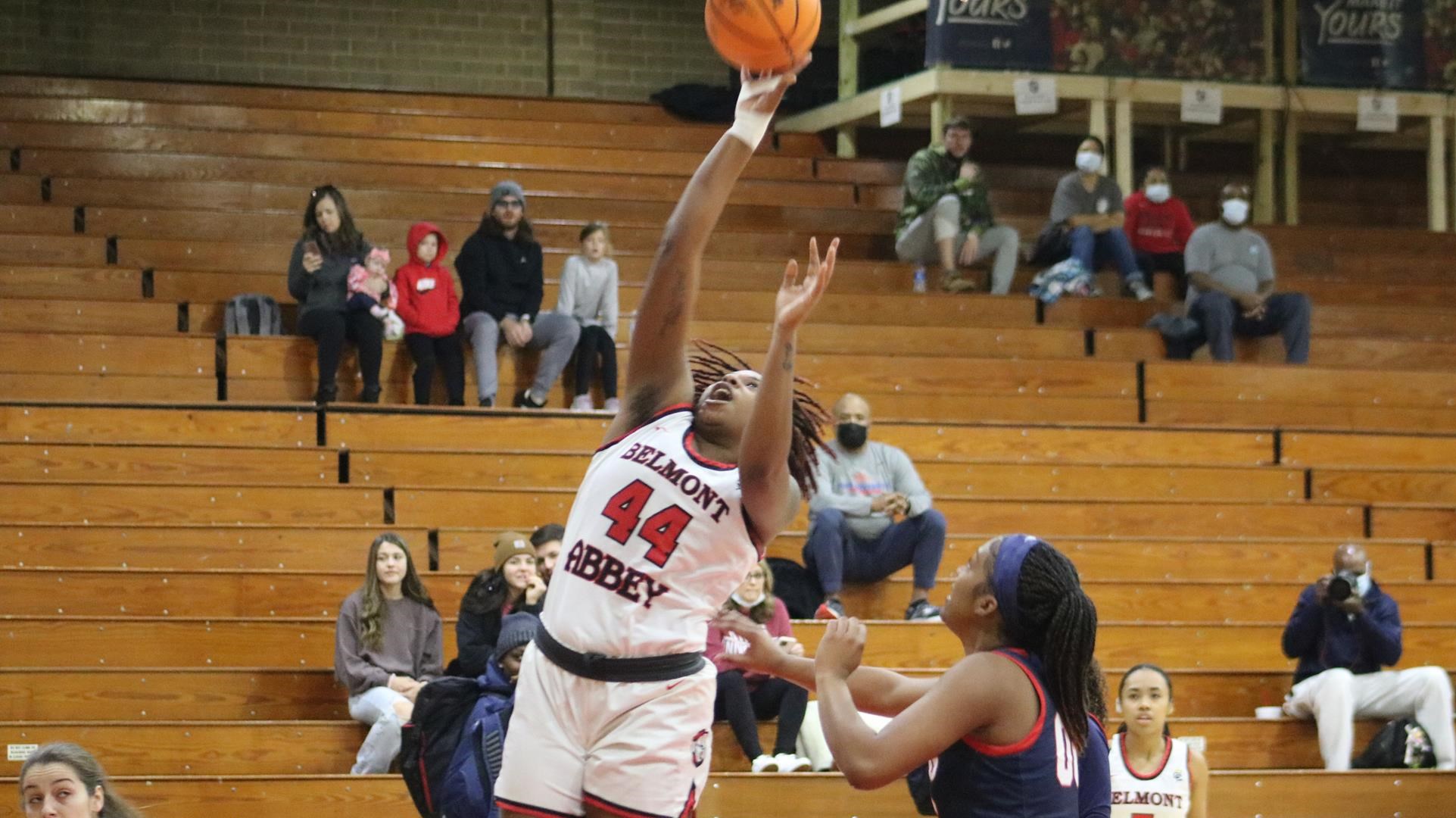 Autry Leads Crusaders Past Tornado 76-61 - Belmont Abbey College