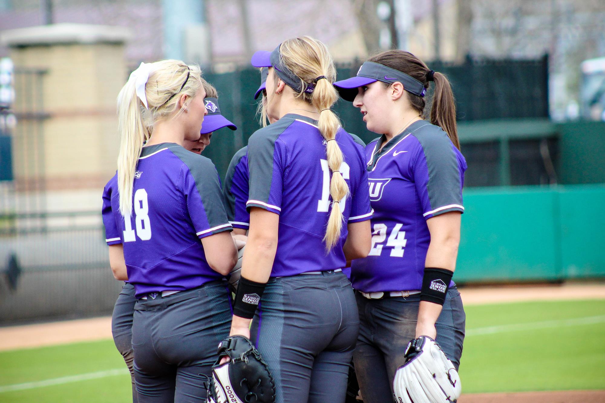 Softball falls in Sunday games to #4 Sooners and Bears - Abilene ...