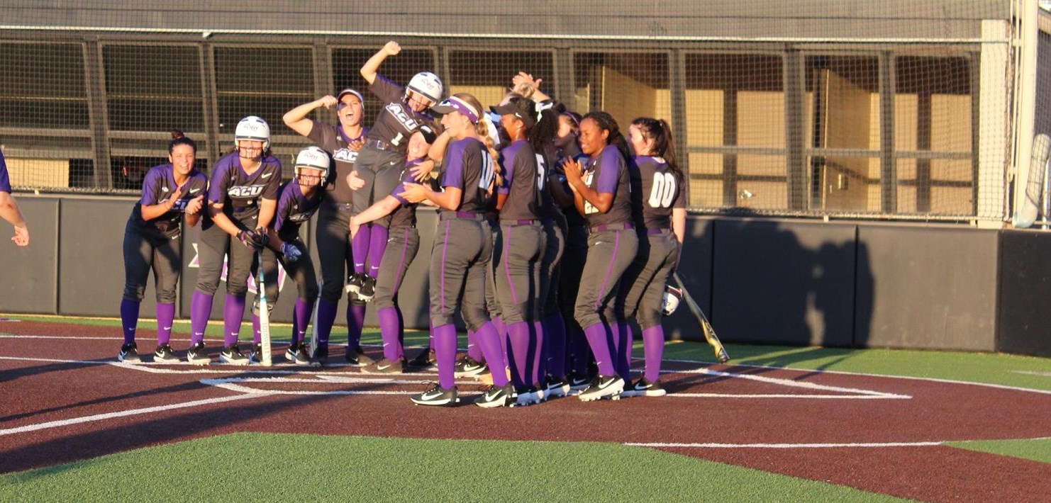 Softball opens 1-1 to begin 2020 season - Abilene Christian University ...