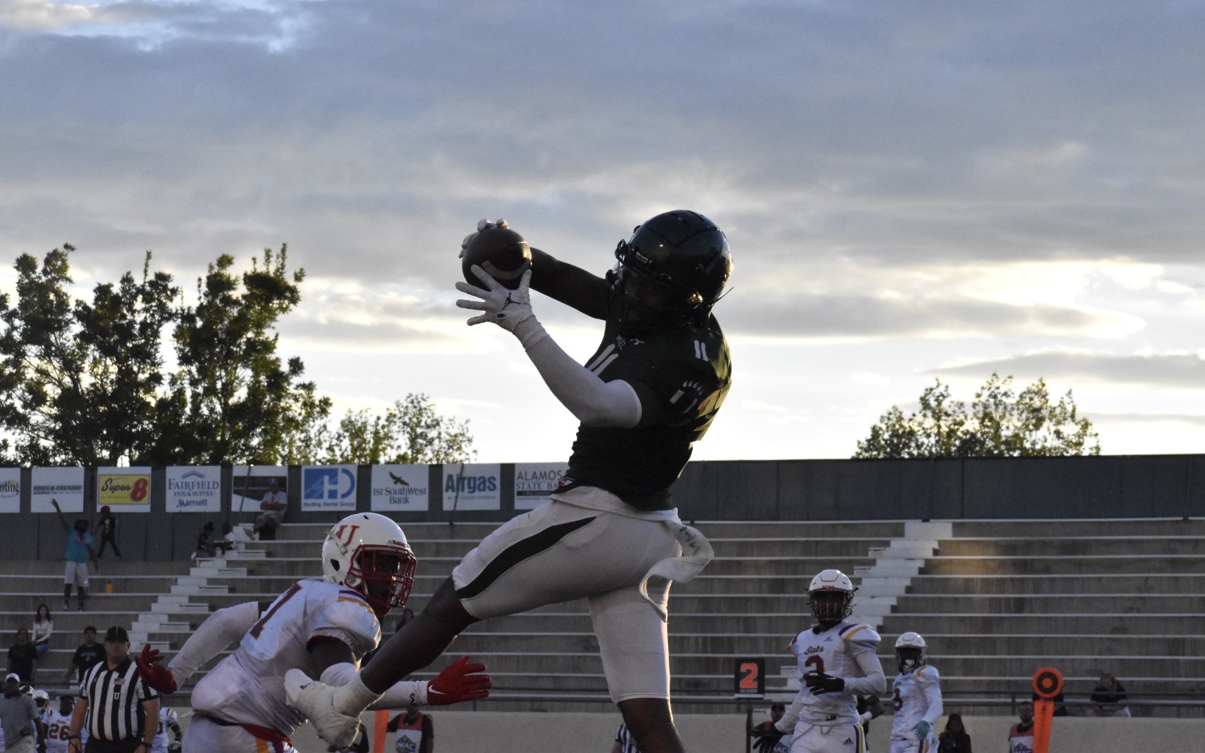 FB | Grizzlies Defeat Oaklanders for first season-opening win since ...