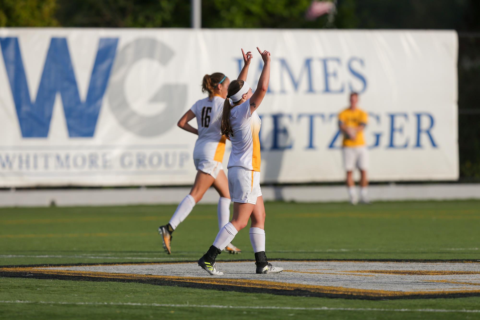 Sage Dieterle - Women's Soccer - Adelphi University Athletics