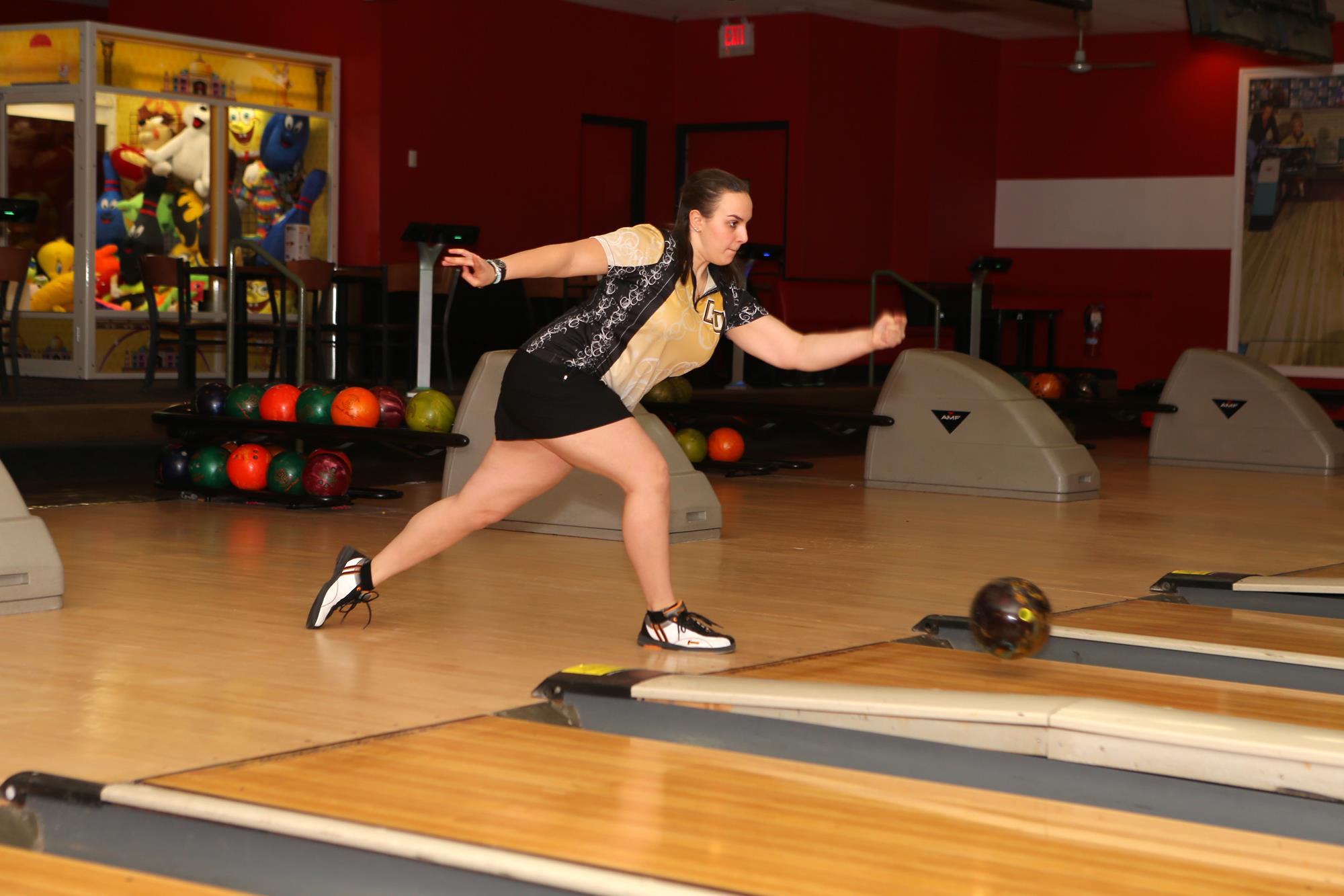 Jackie Castelli - Women's Bowling - Adelphi University Athletics