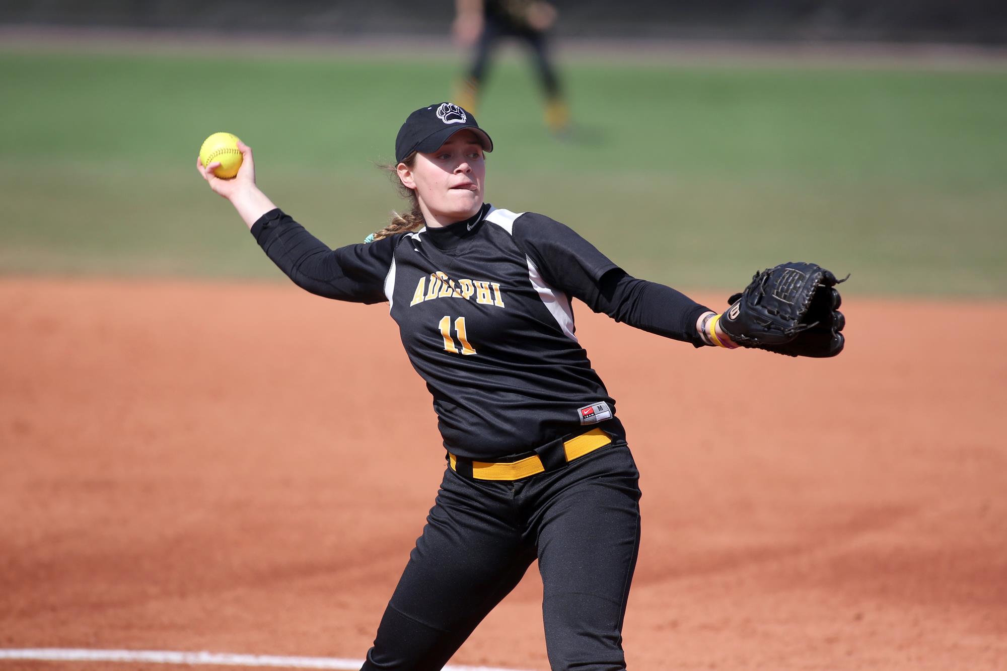 Lindsay Mapes - Softball - Adelphi University Athletics