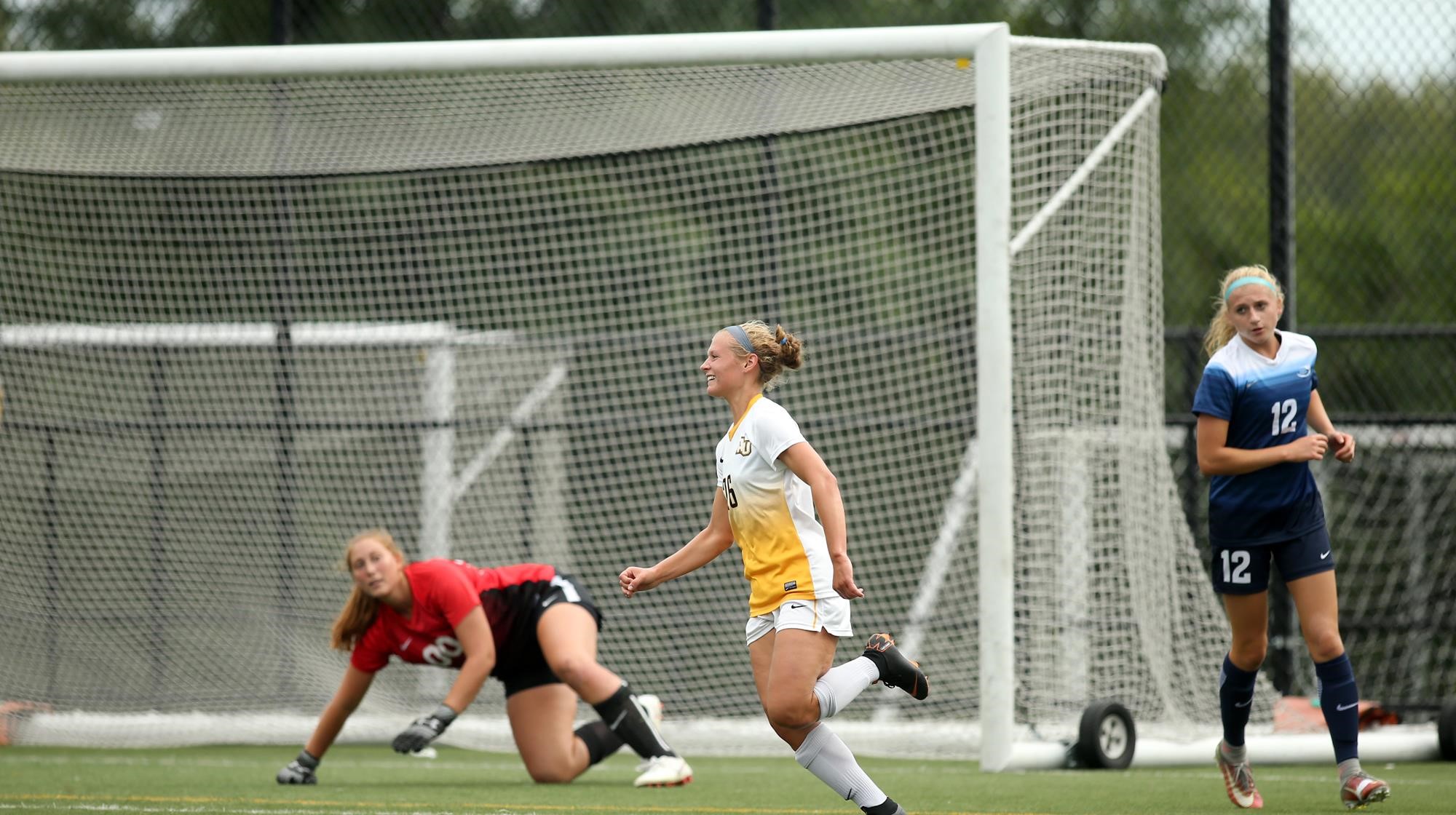 Amanda Rainey - Women's Soccer - Adelphi University Athletics