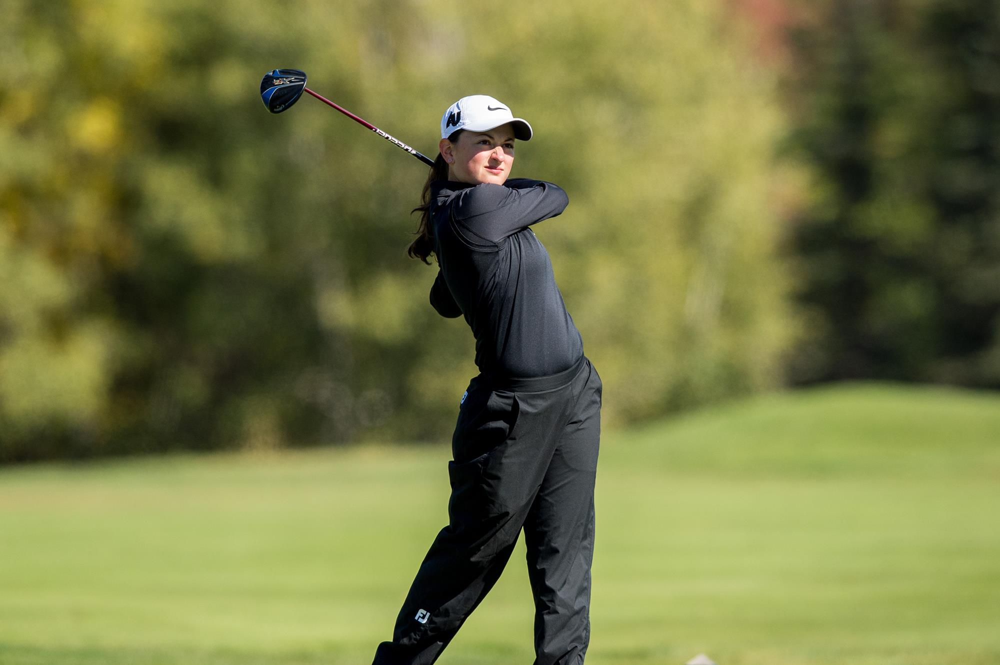 Nicole Schwartz - Women's Golf - Adelphi University Athletics