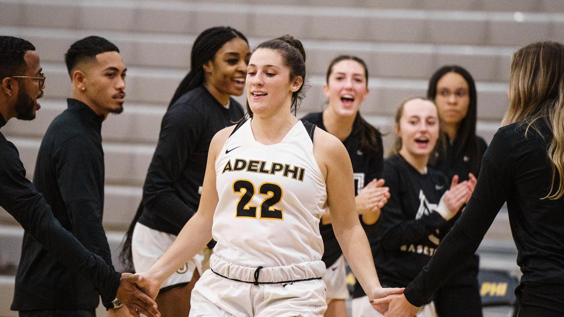 Lauren Hammersley - Women's Basketball - Adelphi University Athletics