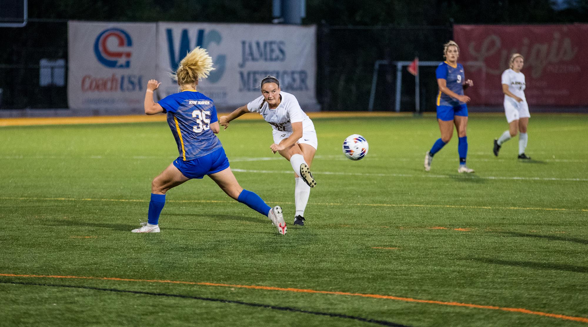 Lauren Haggerty - Women's Soccer - Adelphi University Athletics
