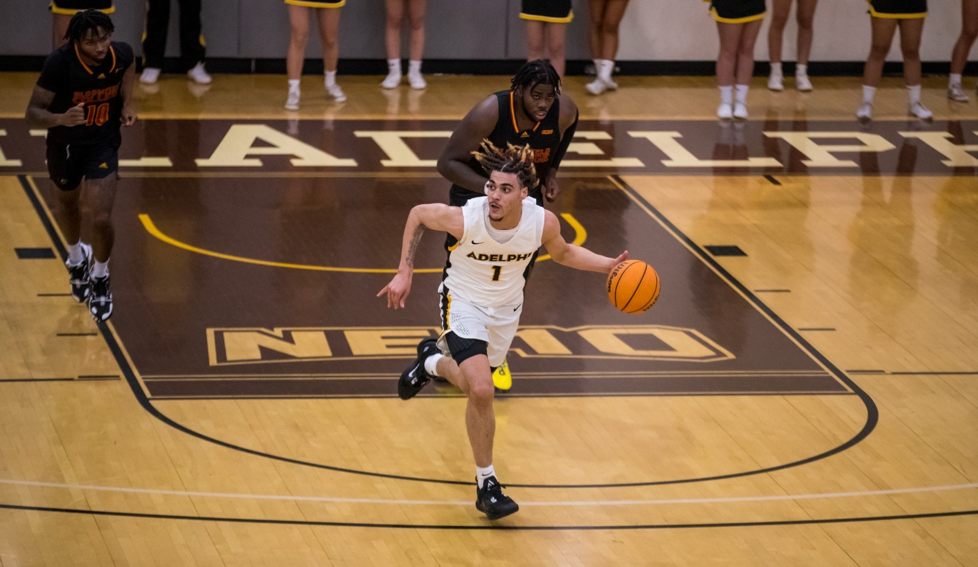 Walton Pours In Career-High; Men's Basketball Falls In 2023 Opener to ...