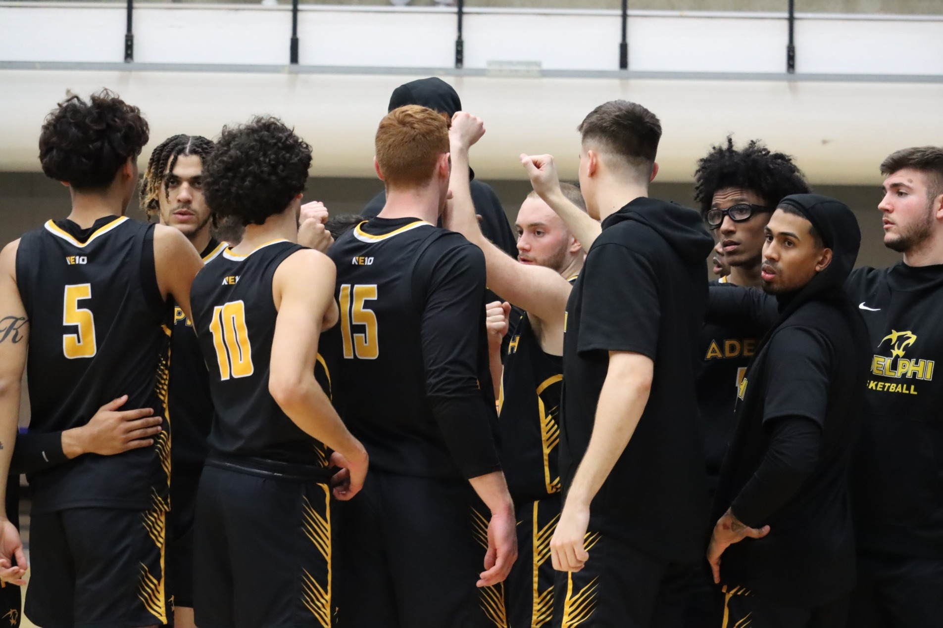 Silva Reaches 2,000 Career Points; Men's Hoops Falls to SCSU, 81-59 ...