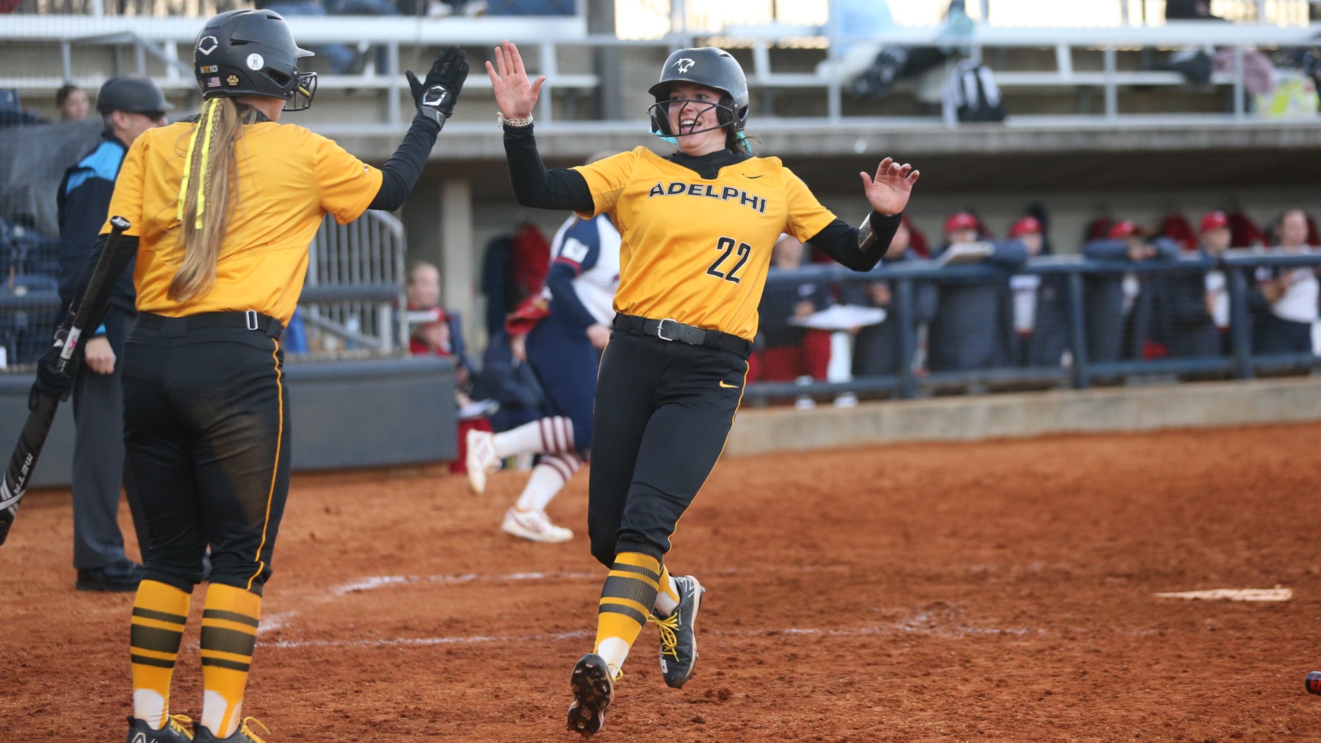 #9 Softball Rallies Past Kutztown for Split at Patriot Invitational; 2 ...