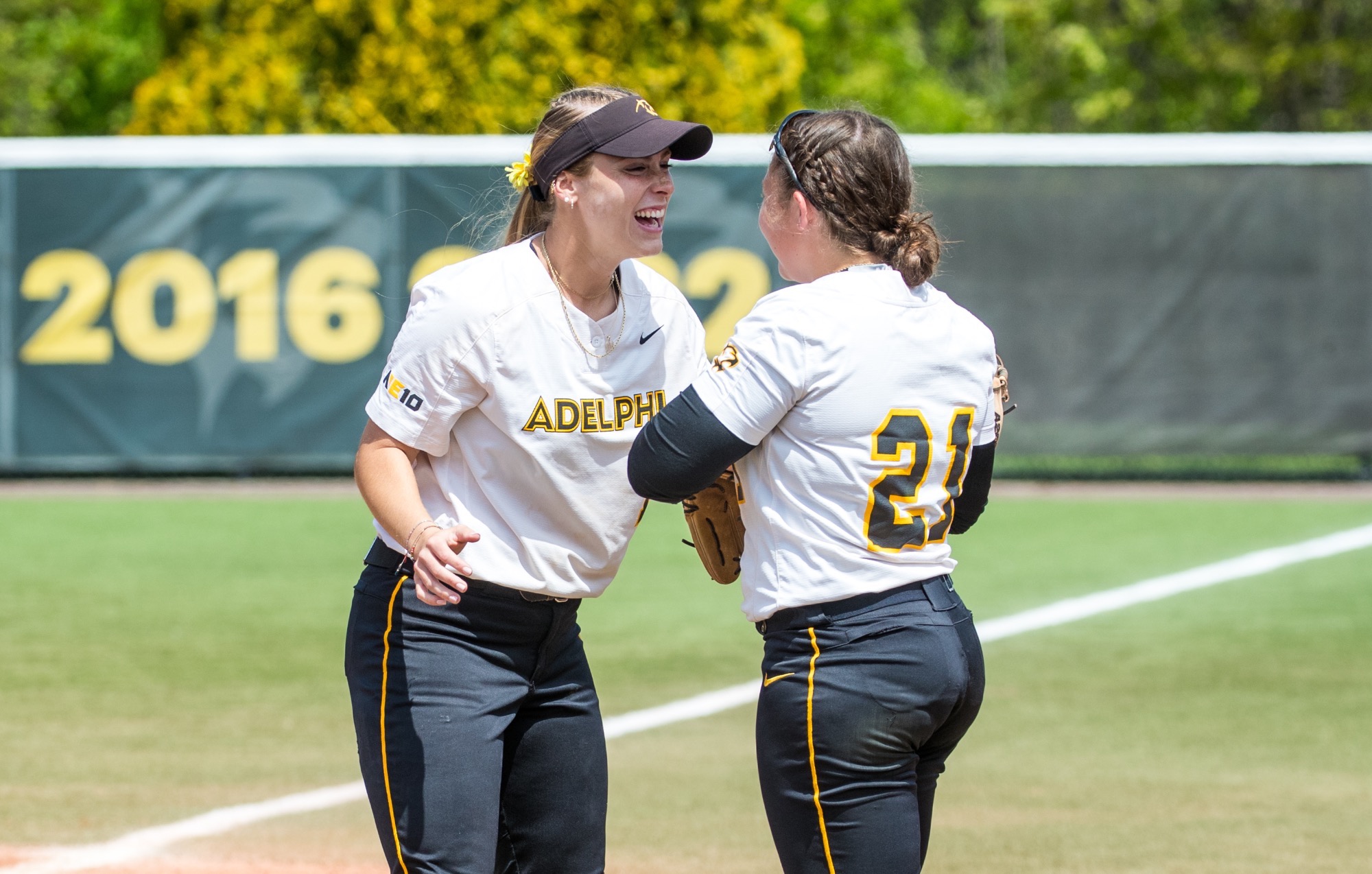 Jaden Farhat - Softball - Adelphi University Athletics