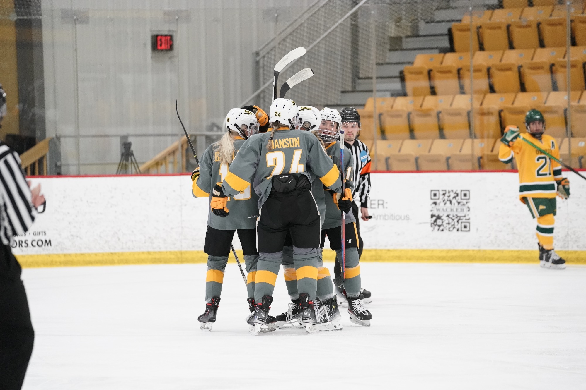 Women's Hockey Explodes for Nine Goals in Road Victory at Concordia ...