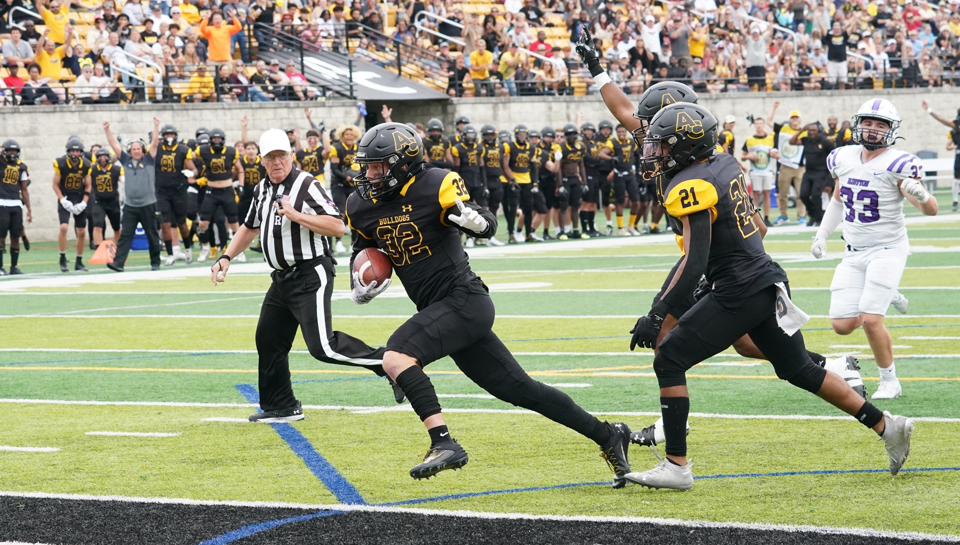 Football holds on against Bluffton on Homecoming, 23-15 - Adrian College