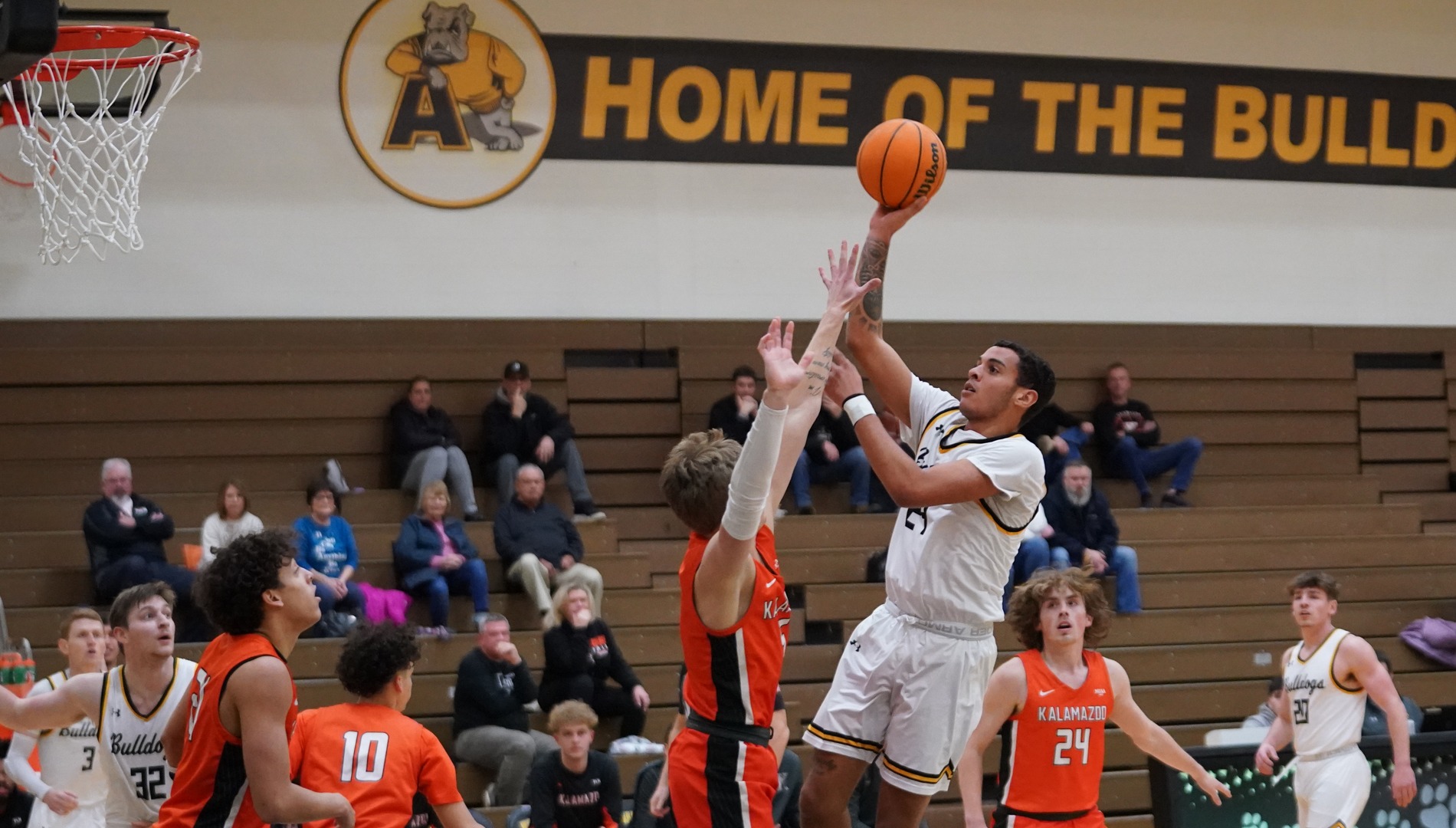 Men's Basketball Picks Up Third Conference Win in 75-66 Win over ...