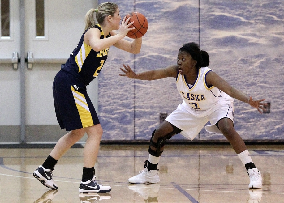 Ronisha Edwards - Women's Basketball - University of Alaska Fairbanks Athletics