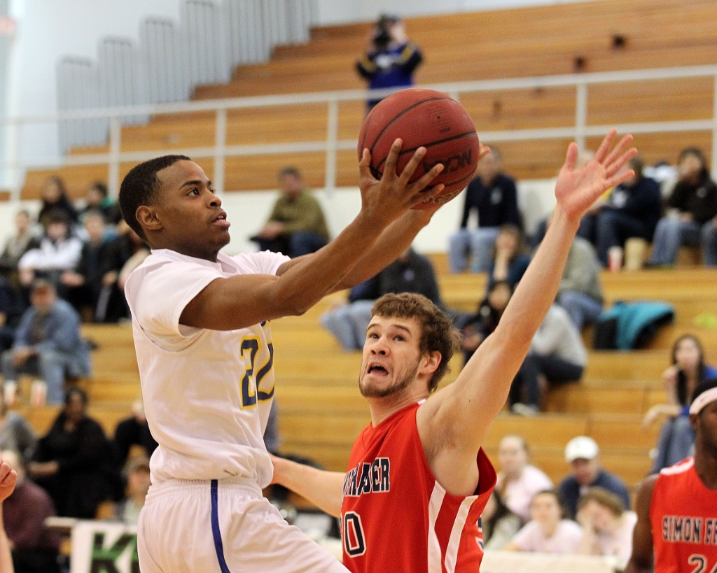 Nico Matthews - Men's Basketball - University of Alaska Fairbanks Athletics