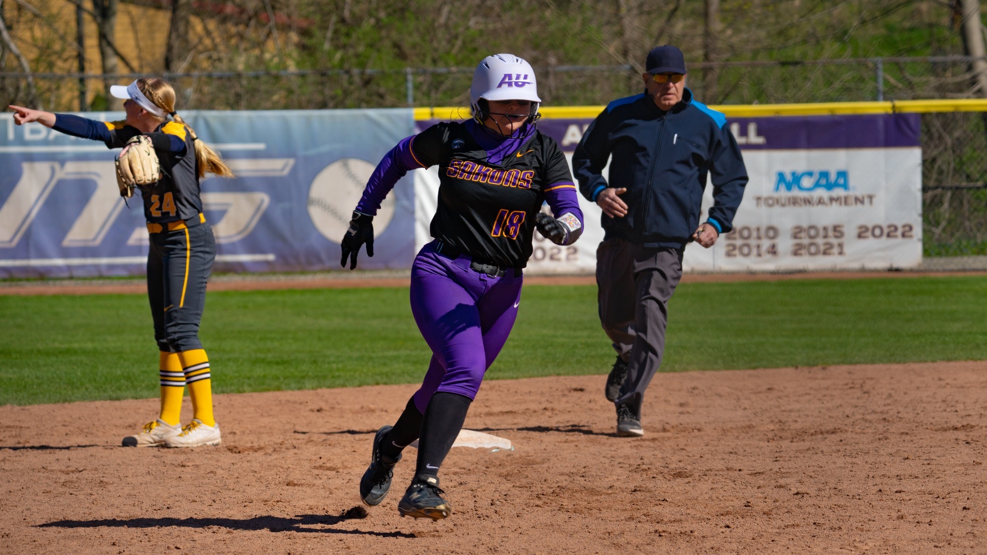 Softball Edged in Pair of 5-4 Home Losses to University of Rochester ...