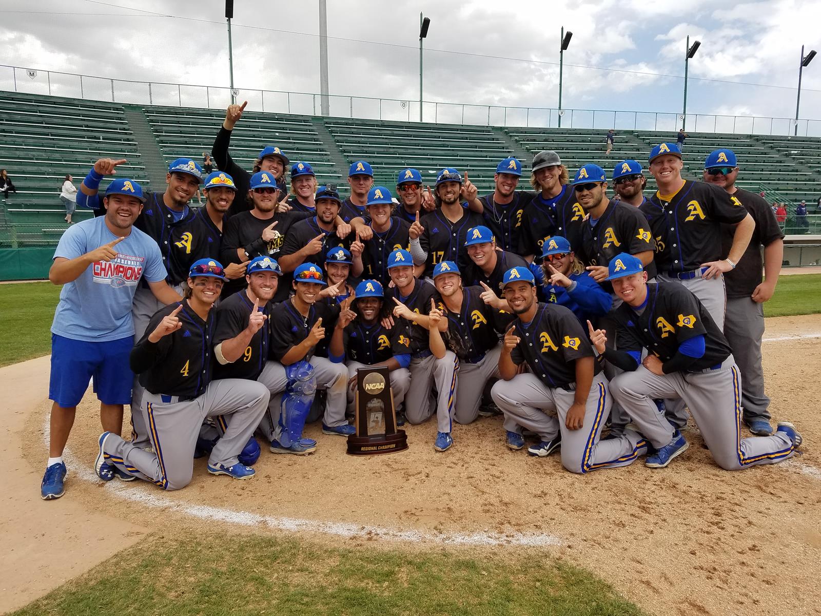 Jhonatan Del Rosario - Baseball - Angelo State University Athletics