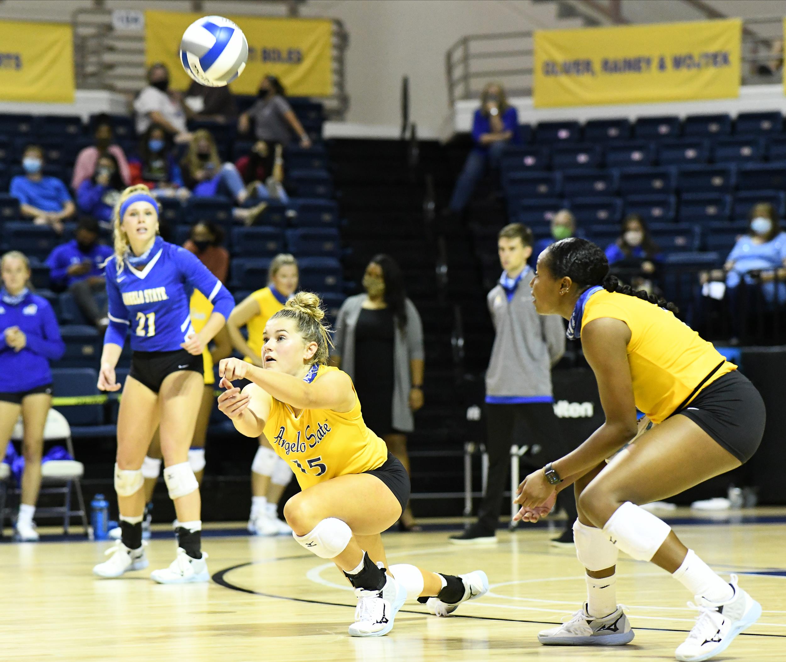No. 7 Belles Sweep Lubbock Christian on the Road in First Match, 3-0 ...