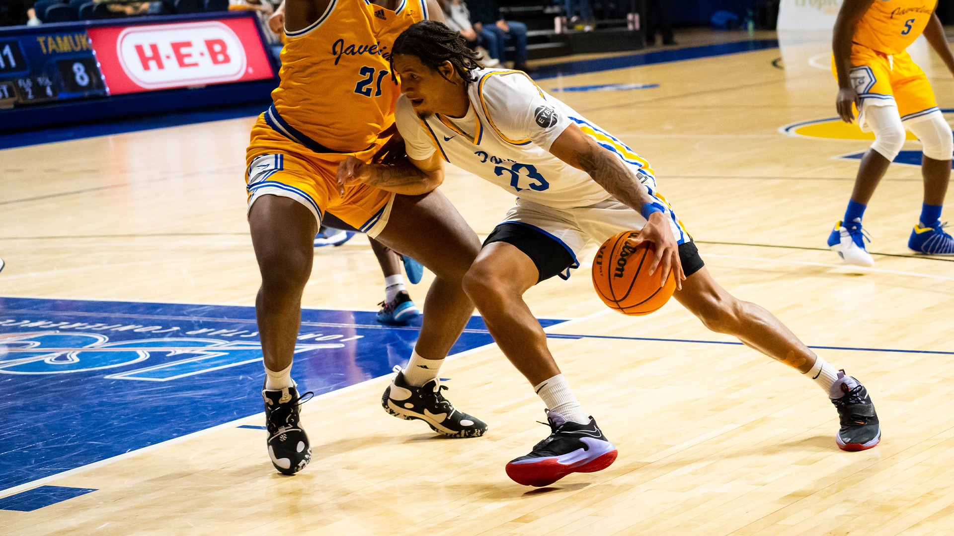 Fredelin De La Cruz - Men's Basketball - Angelo State University Athletics