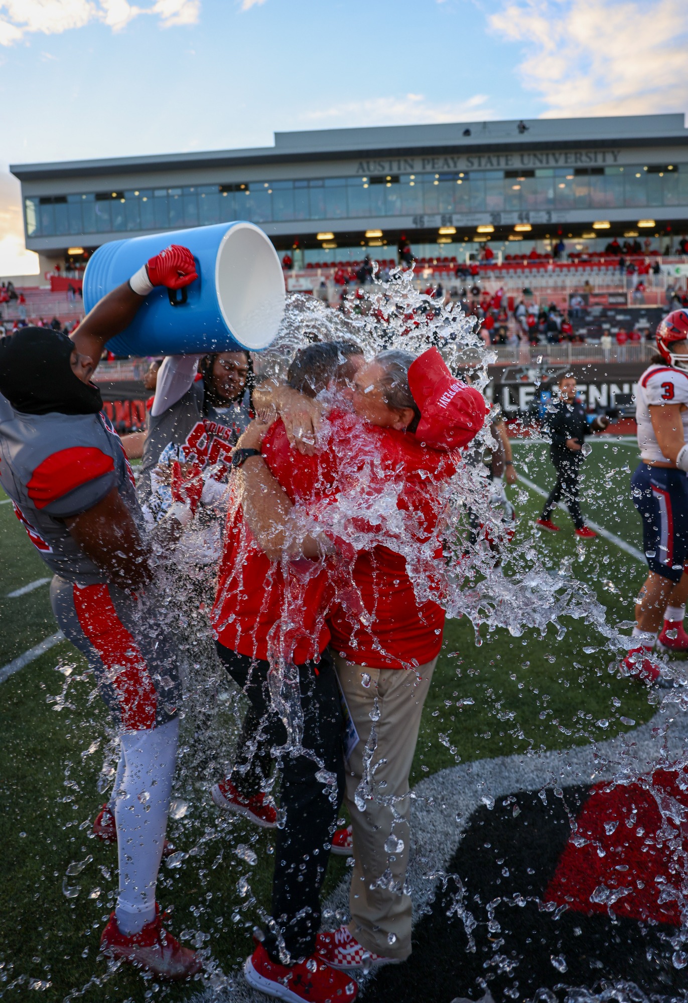 Re-PEAY-t! Govs Pull Away to Defeat Utah Tech, Clinch UAC Title ...