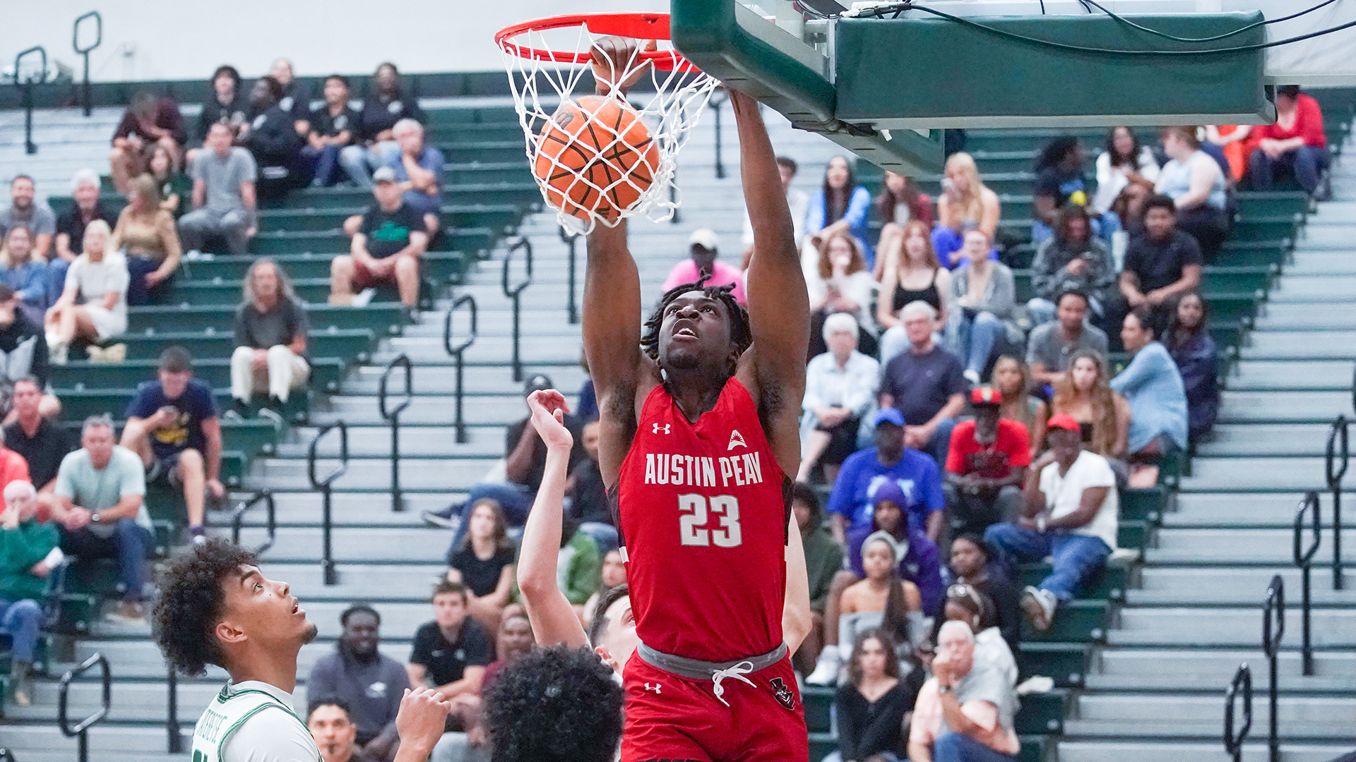 Govs battle on the road, come up short against Hatters - Austin Peay ...