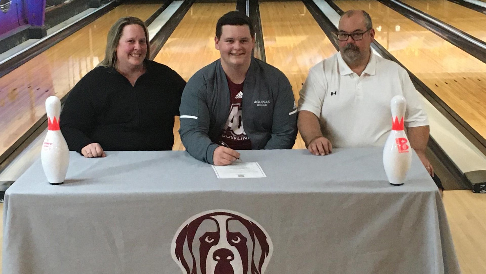Jack Wicker Signs With Men's Bowling - Aquinas College