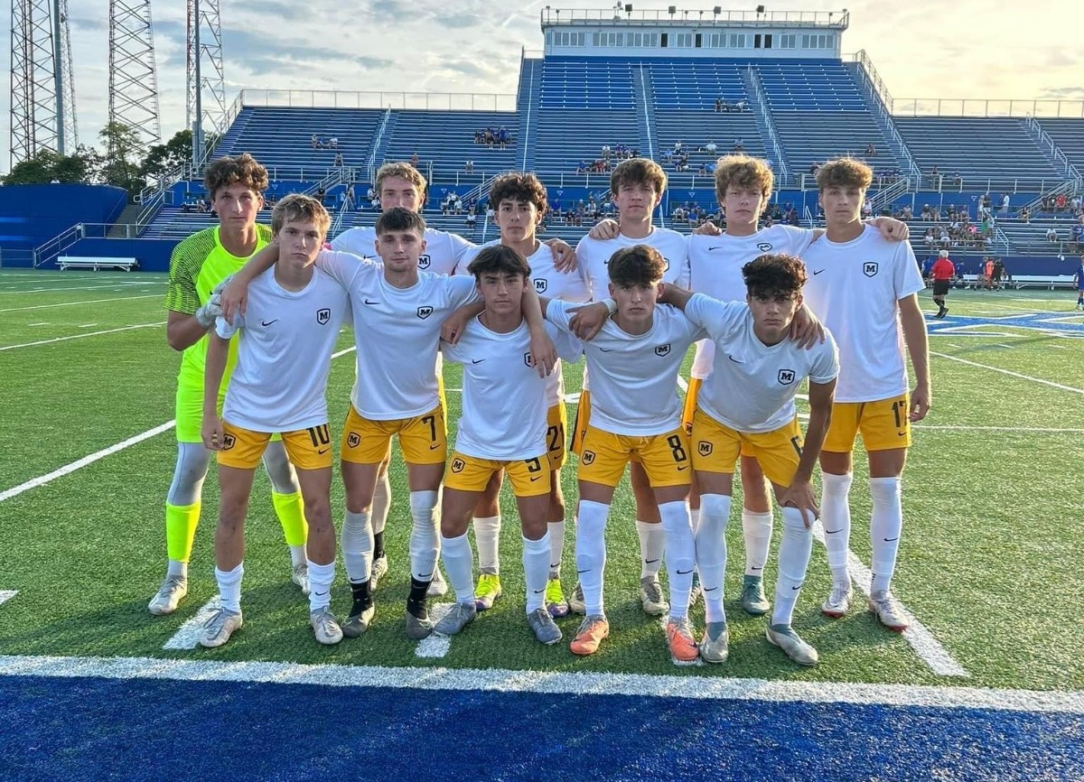 #1 Moeller starts GCL play (1-0) - Archbishop Moeller Crusaders Athletics