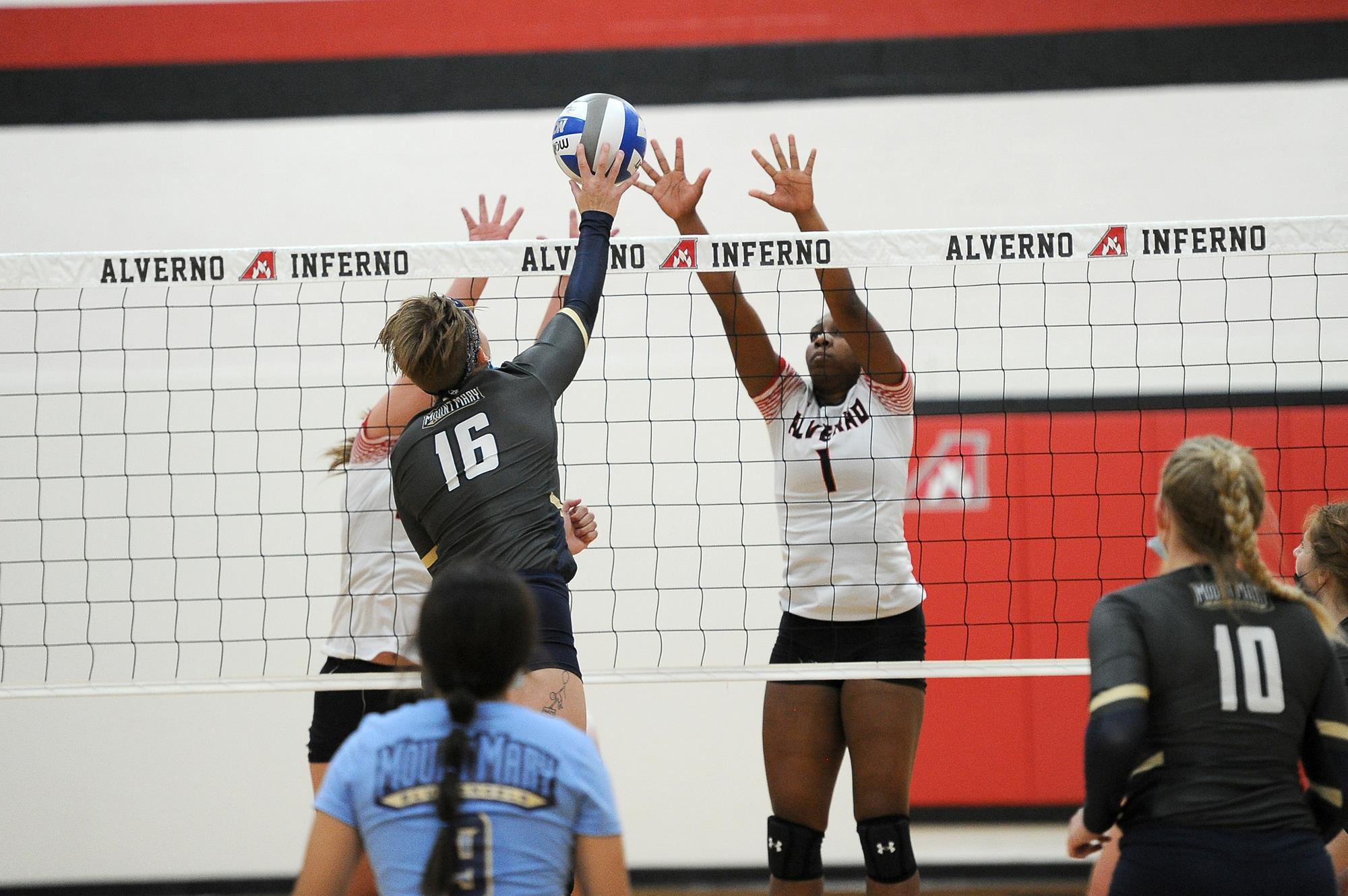 Selena Upshur - 2023 - Volleyball - Alverno College