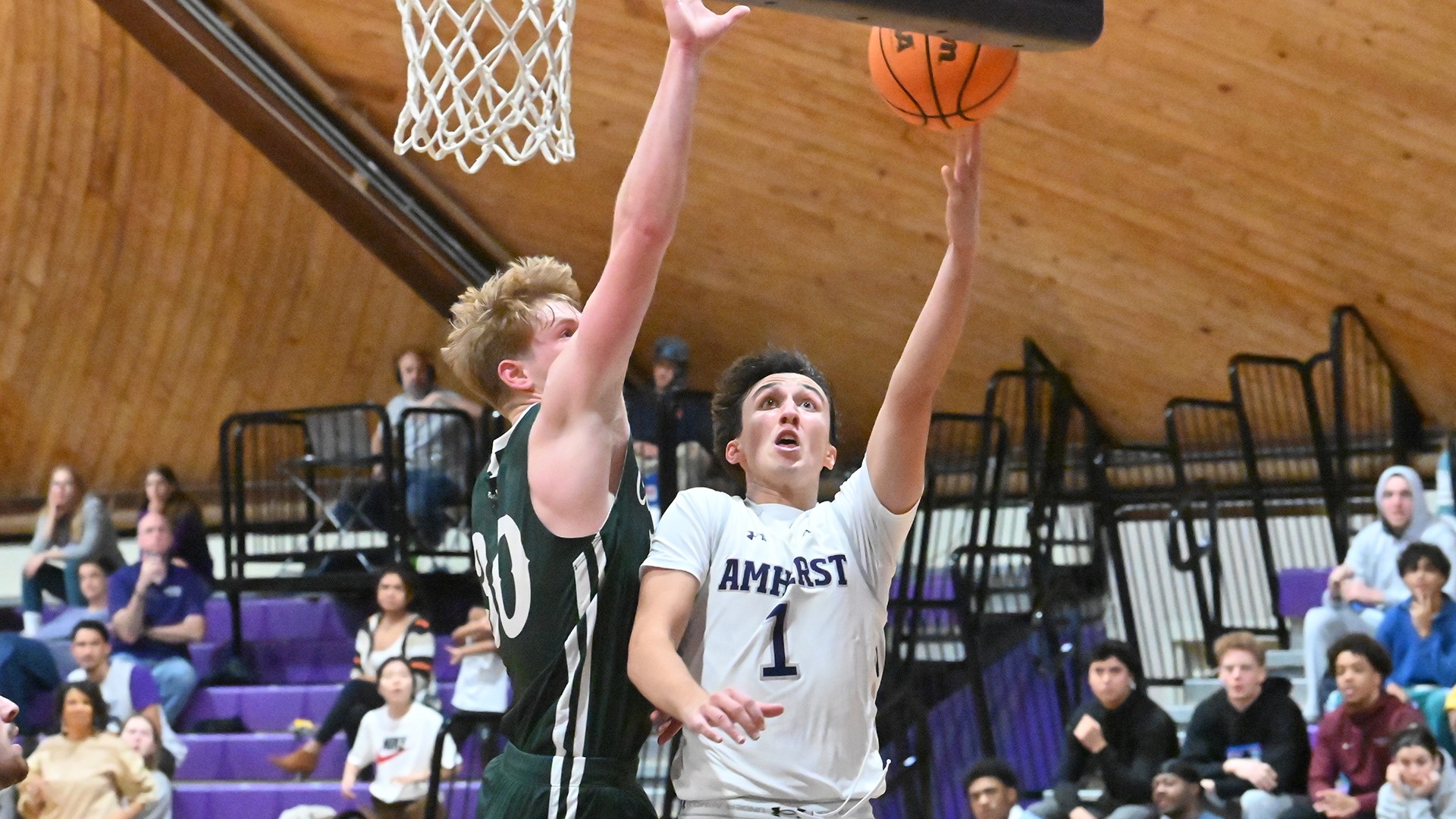 Late-game surge lifts Mammoths past VTSU Castleton, 59-54 - Amherst College