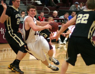 Noah Veach - Men's Basketball - Augsburg University Athletics