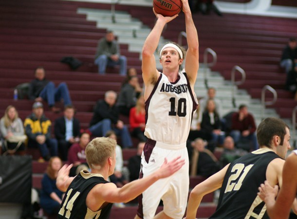 Noah Veach - Men's Basketball - Augsburg University Athletics