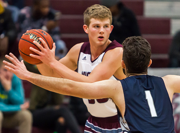 Coplin leads Auggies past Carroll 74-69 - Augsburg University Athletics