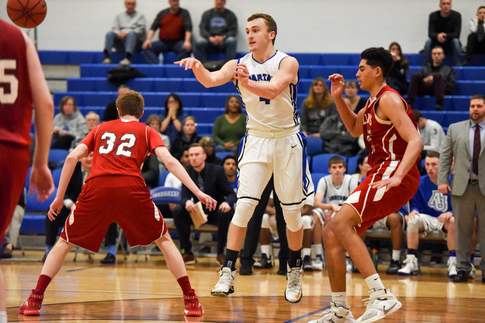 Spartans fall in final seconds at Edgewood - Aurora University Athletics