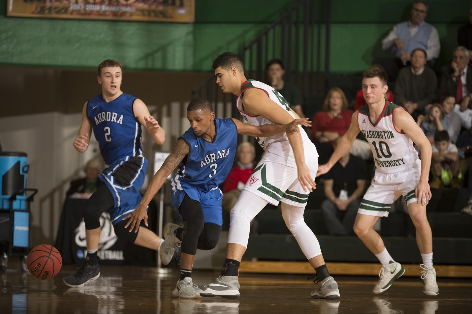 Max Vickers - Men's Basketball - Aurora University Athletics