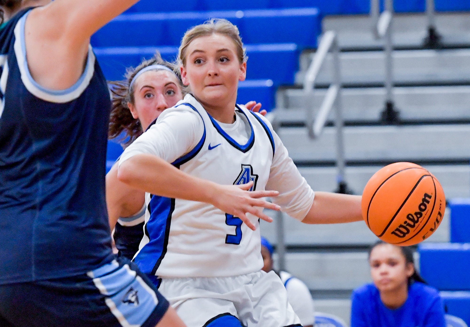 Strong third quarter lifts Spartans over Muskies - Aurora University ...