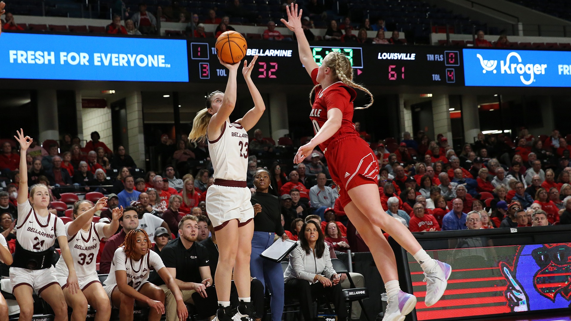 Harrison scores game-high 21 points as Knights fall to Cardinals in ...