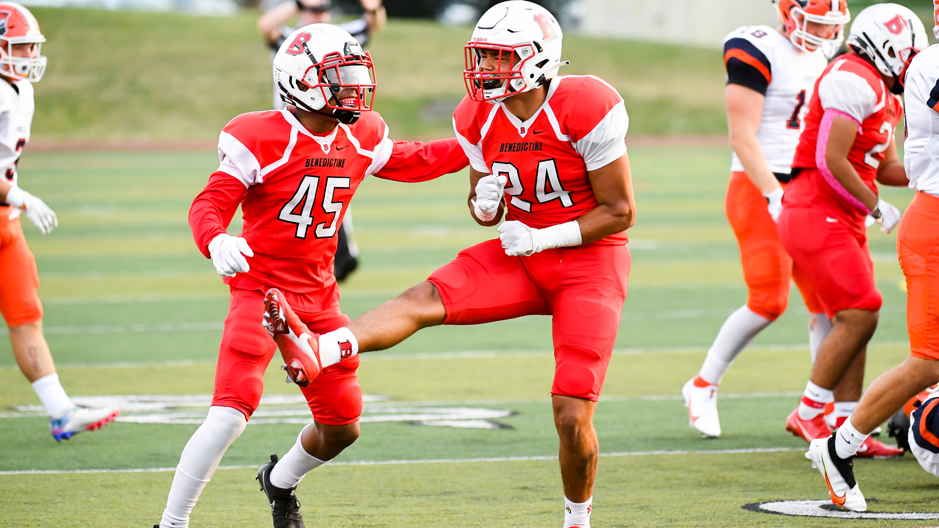 Third Quarter Lifts Football to 4-0 in NACC - Benedictine University ...