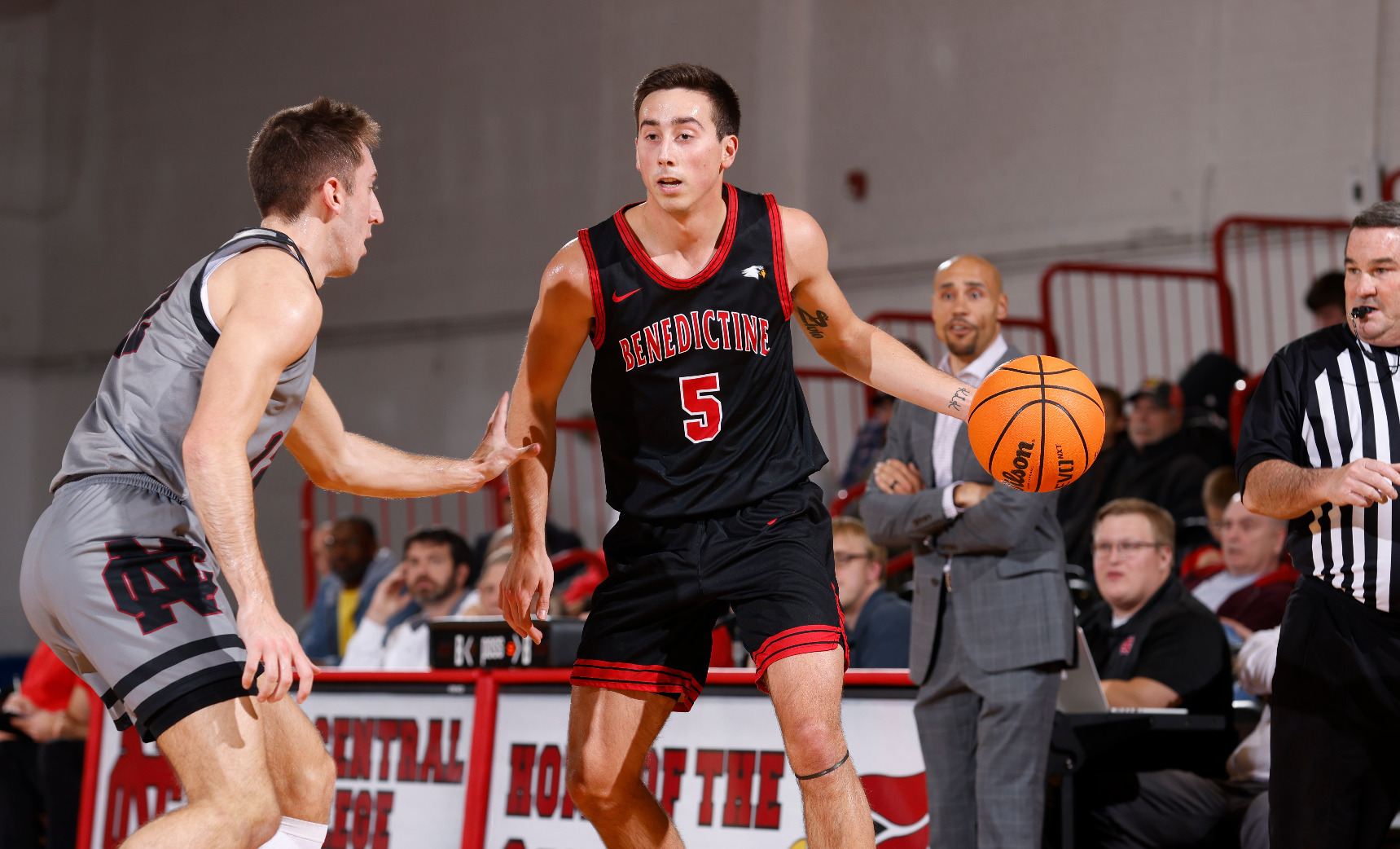 Men's Hoops Holds Off Edgewood - Benedictine University Athletics