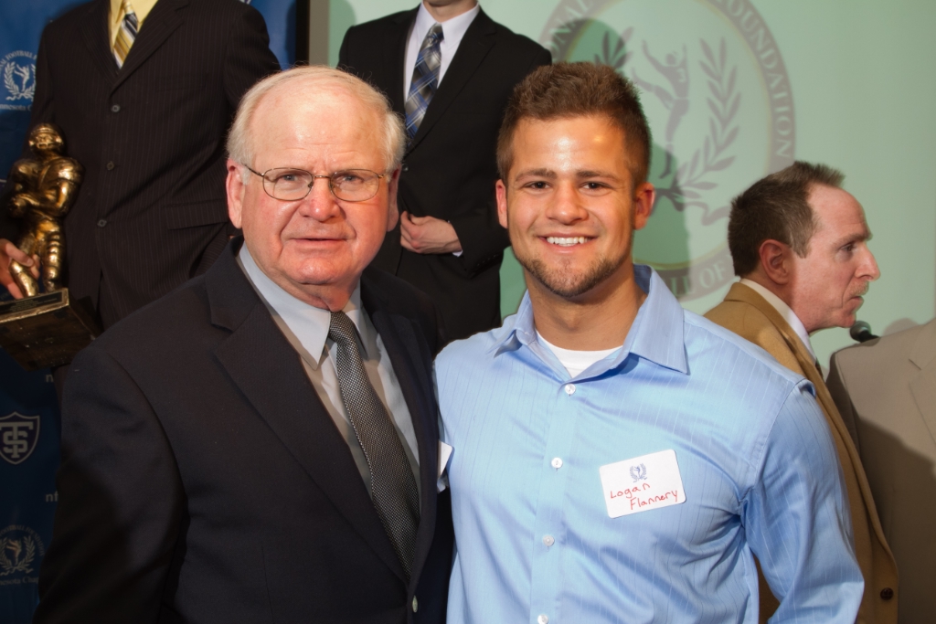 Logan Flannery - Football - Bethel University Athletics