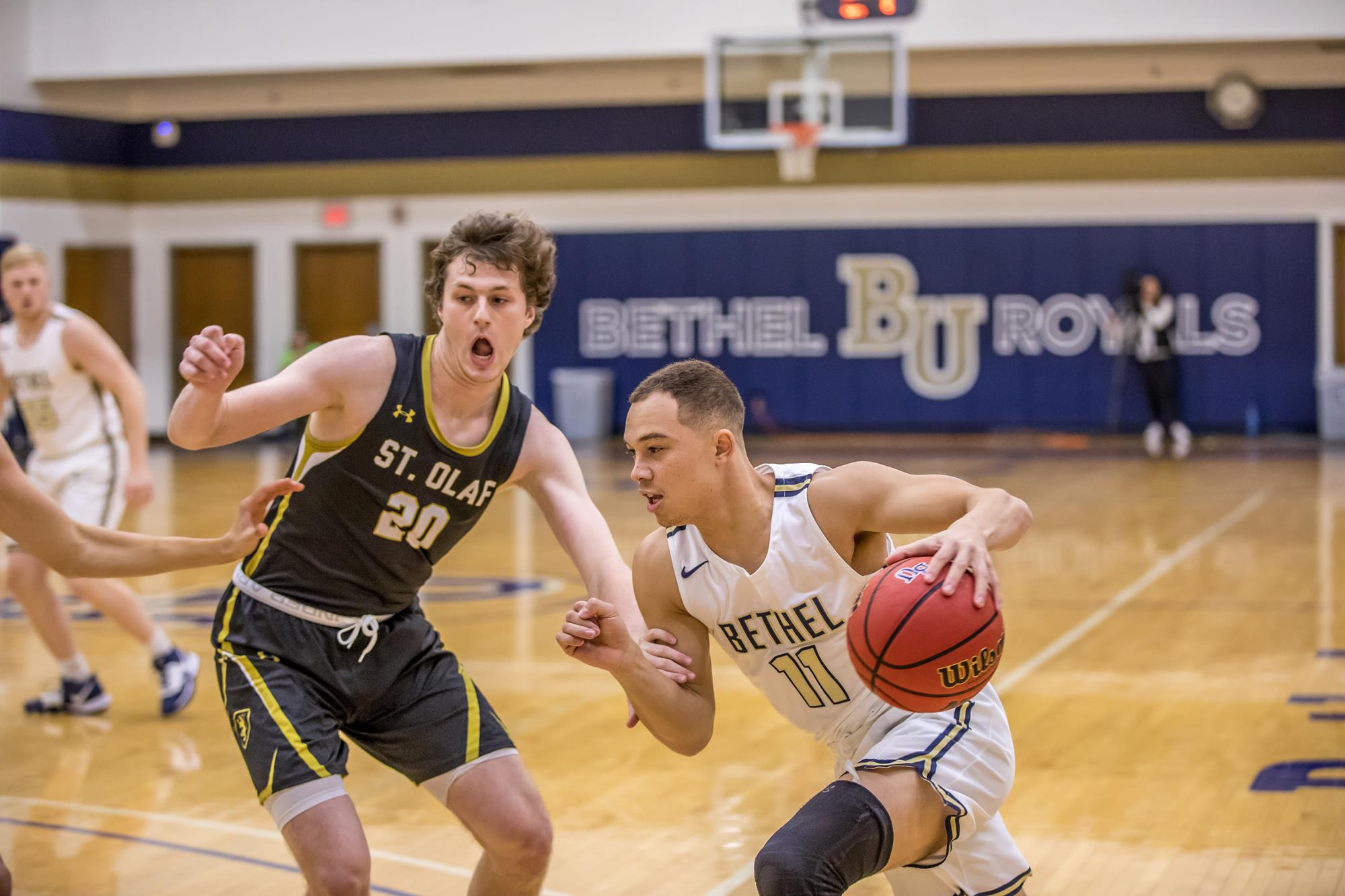 Isaiah Rollins - Men's Basketball - Bethel University Athletics