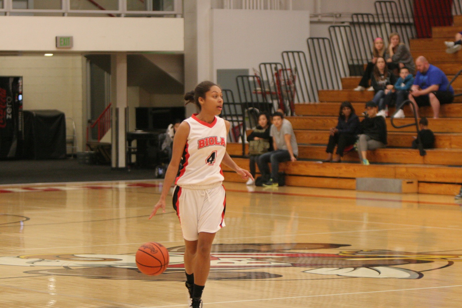 Desiree Robinson - Women's Basketball - Biola University Athletics