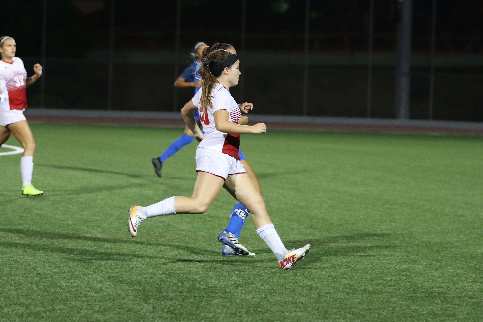 Ella Hiveley - Women's Soccer - Biola University Athletics