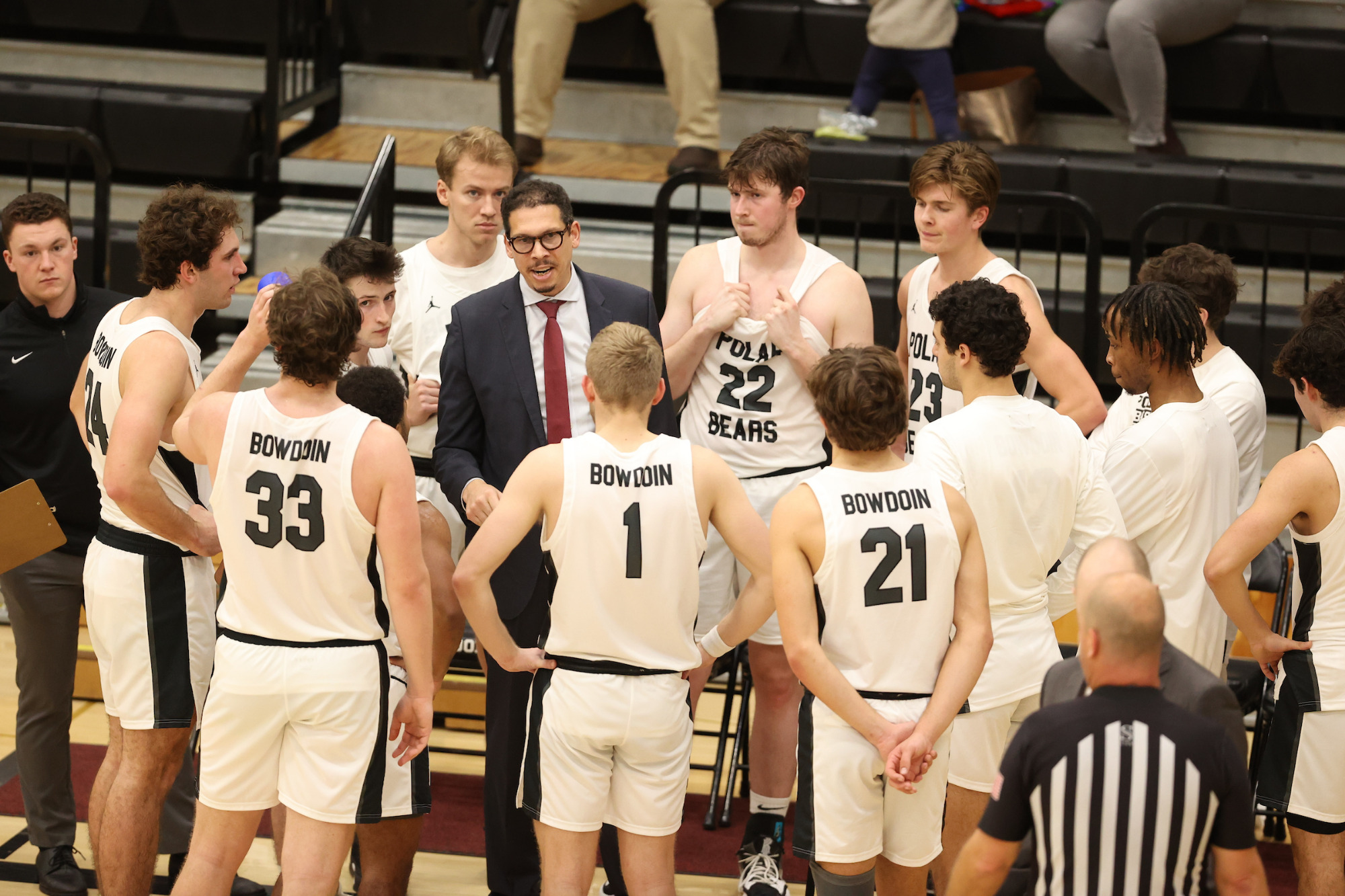 Men's Hoops Ends Semester on Winning Note With Road Victory at Husson ...