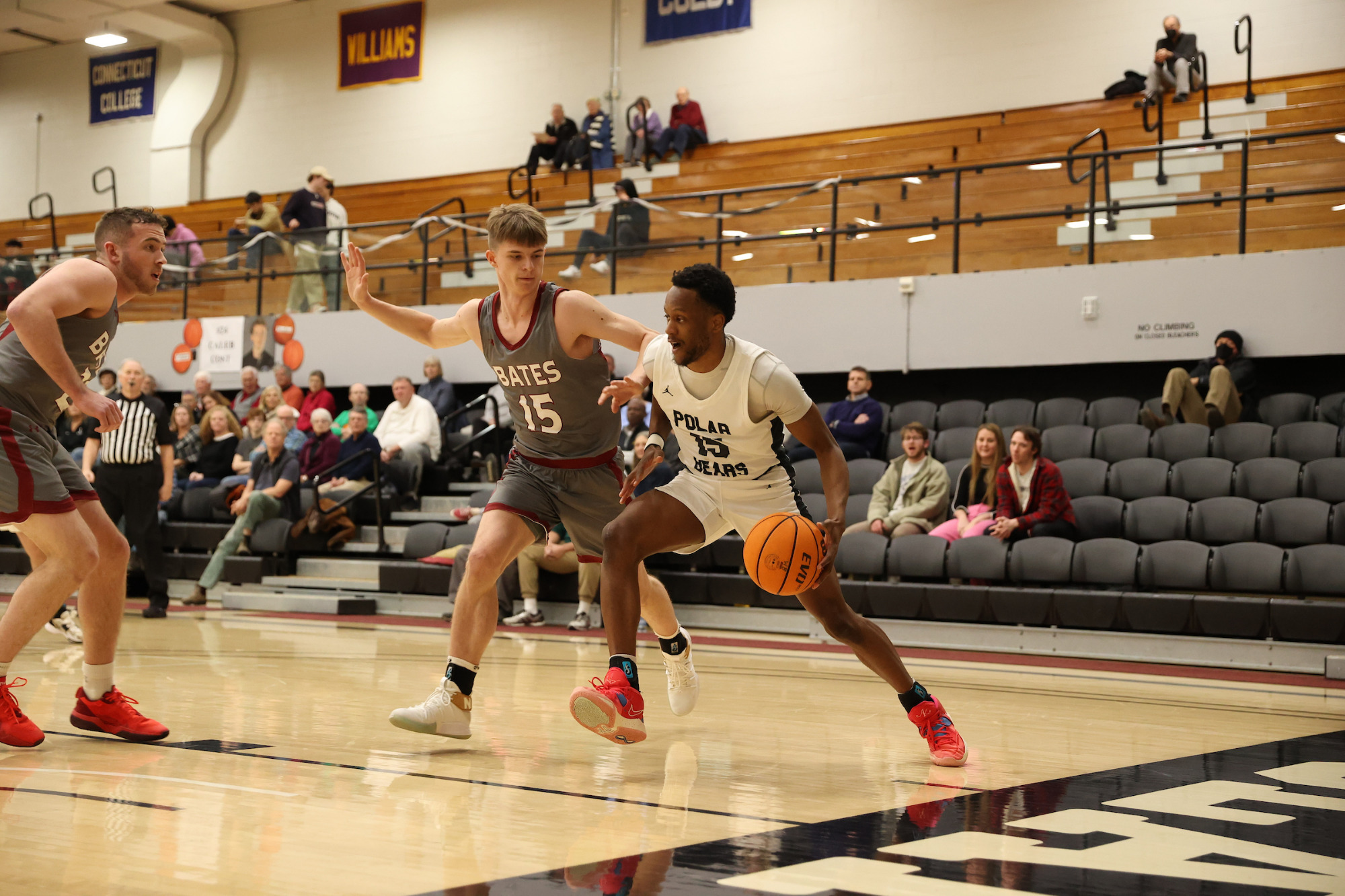 Men's Basketball Returns to Win Column With Road Win at Farmington ...
