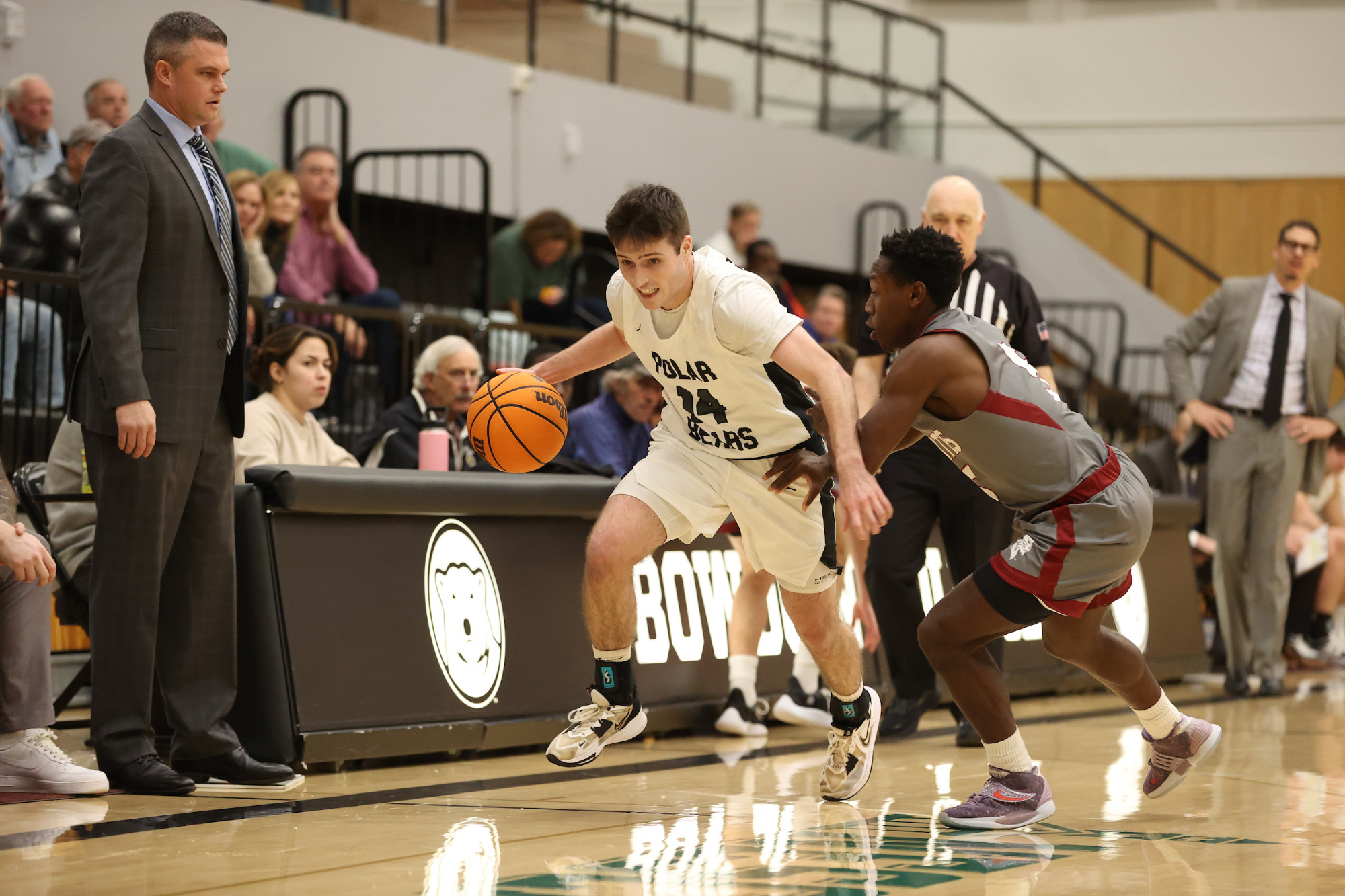 Williams Pulls Away Late to Knock Off Men's Basketball - Bowdoin College