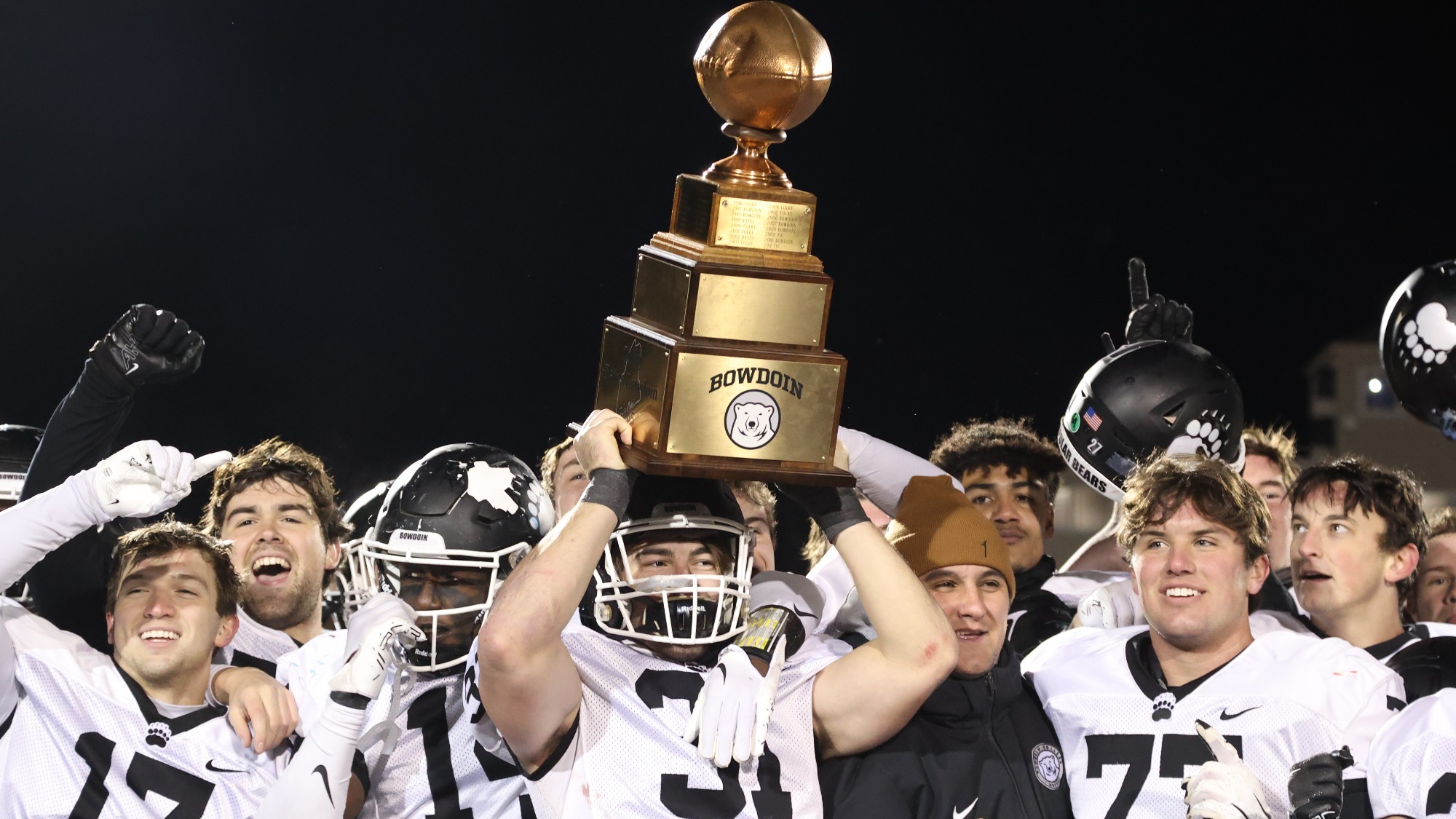 Football Crushes Colby To Capture First CBB Crown Since 2010 - Bowdoin ...