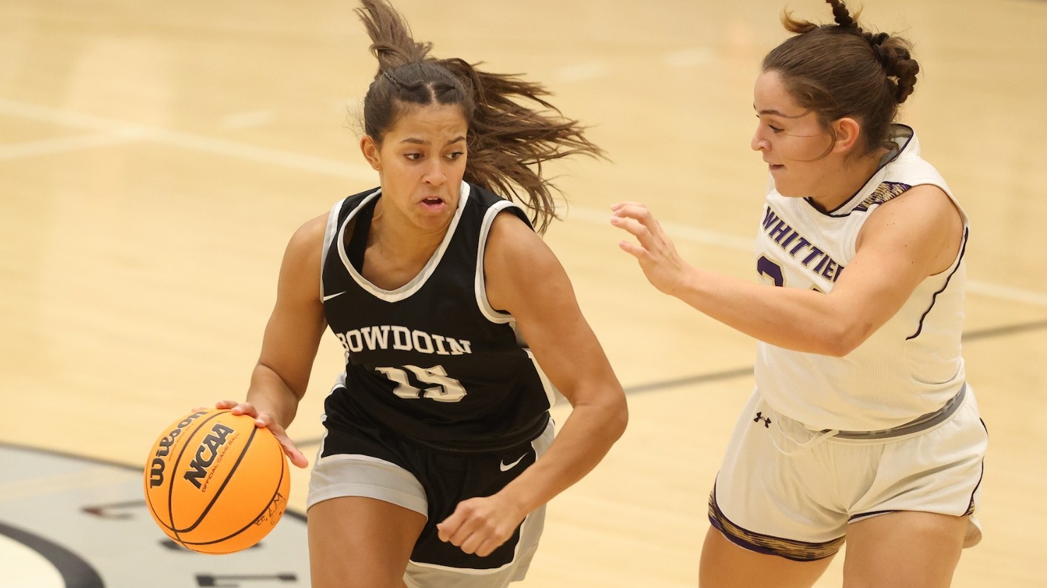Women's Hoops Drops First Game of Season to Whittier - Bowdoin College