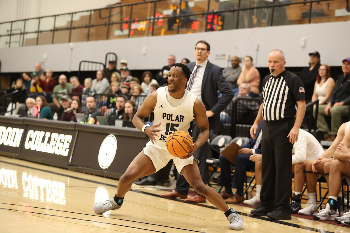 Colby's Late Run Sinks Men's Basketball - Bowdoin College